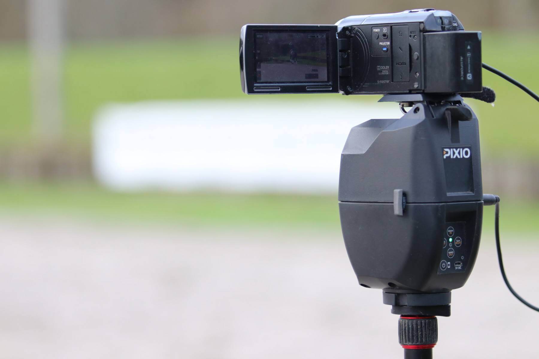 Jamais sans notre robot caméraman PIXIO - Articles- Pamfou dressage ...